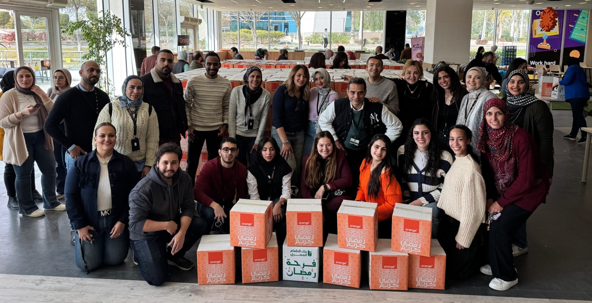 Packing of Ramadan Food Boxes | Orange Engage for Change